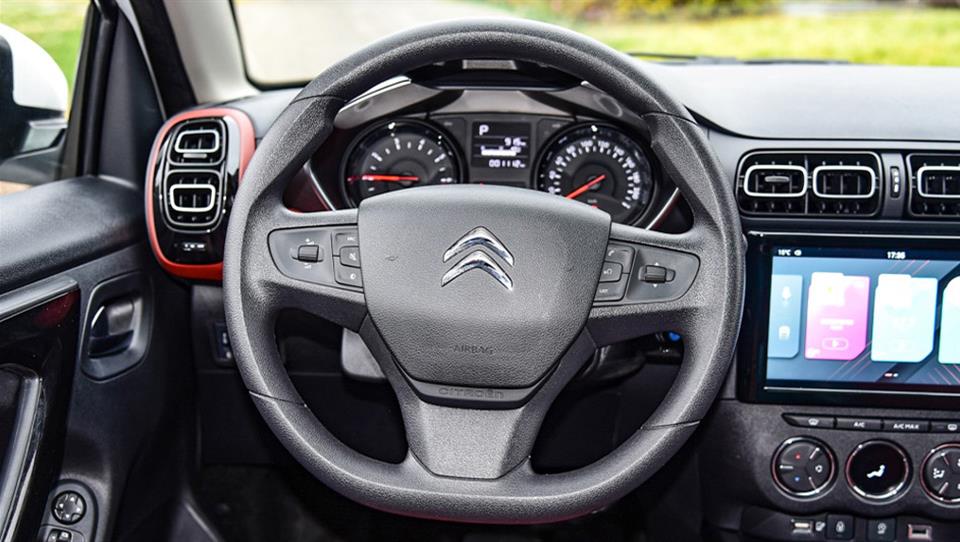 بررسی سایپا سیلک (Saipa Sialk): قیمت، مشخصات فنی و عکس | bama.ir