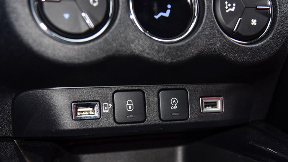 بررسی سایپا سیلک (Saipa Sialk): قیمت، مشخصات فنی و عکس | bama.ir