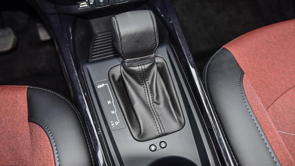 بررسی سایپا سیلک (Saipa Sialk): قیمت، مشخصات فنی و عکس | bama.ir