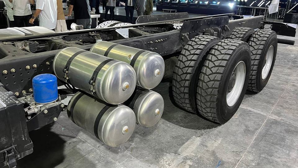 بررسی کامیون باری شکموتو X5000L آرین دیزل | bama.ir