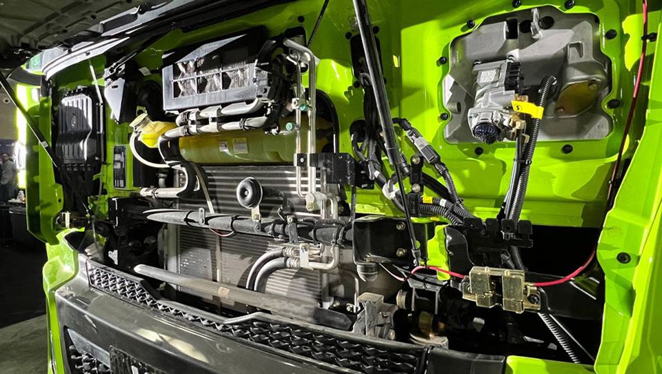 بررسی کامیون باری شکموتو X5000L آرین دیزل | bama.ir