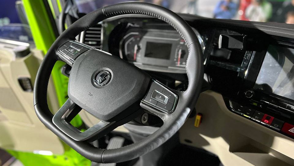 بررسی کامیون باری شکموتو X5000L آرین دیزل | bama.ir