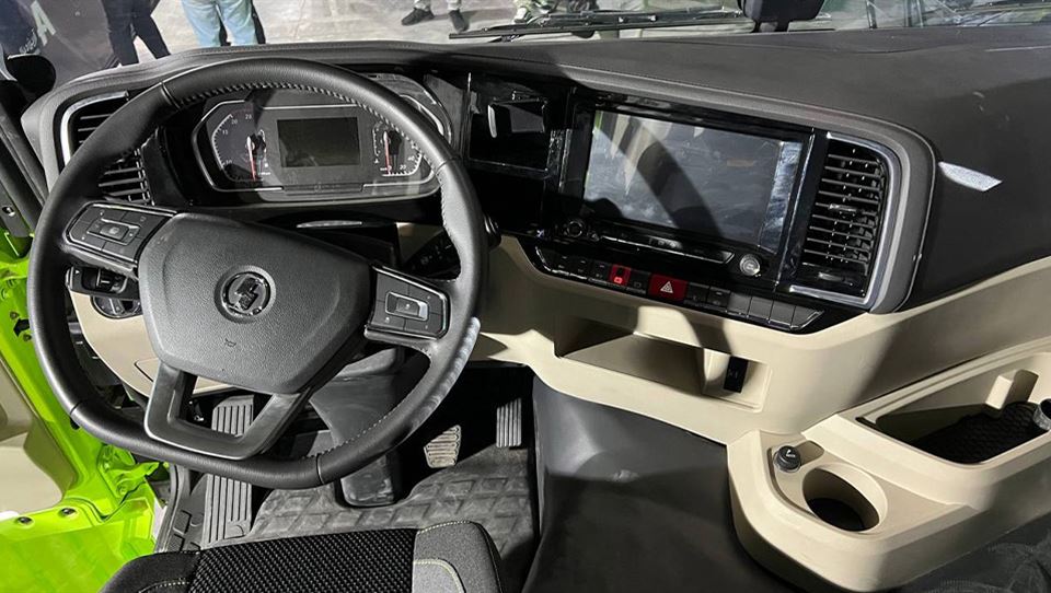 بررسی کامیون باری شکموتو X5000L آرین دیزل | bama.ir