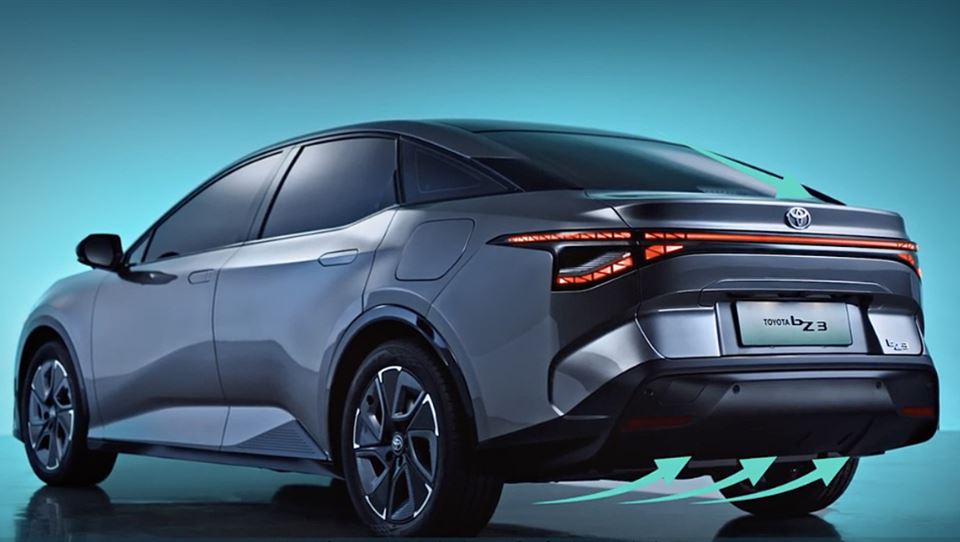 معرفی تویوتا bZ3 | bama.ir