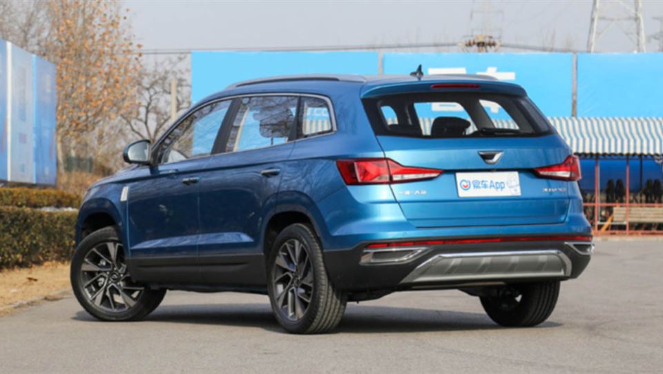 بررسی جتا وی اس 7 ماموت خودرو (Jetta VS7) | bama.ir