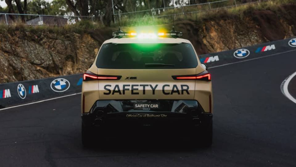 انتخاب ب ام و XM به عنوان خودروی ایمنی | bama.ir