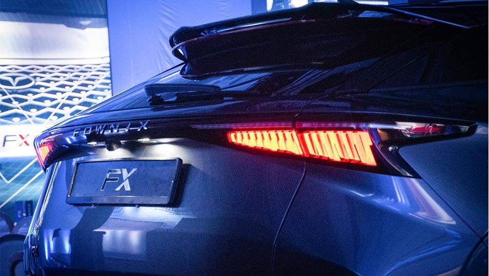 بررسی فونیکس اف ایکس (FX) | bama