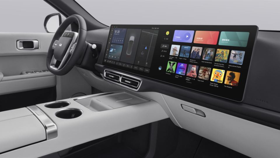 معرفی Li Auto L8 | bama.ir