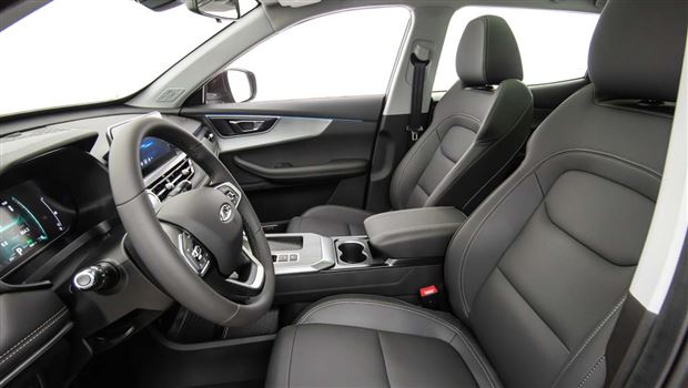 بررسی مشخصات ام وی ام X55 PRO 1401 | bama